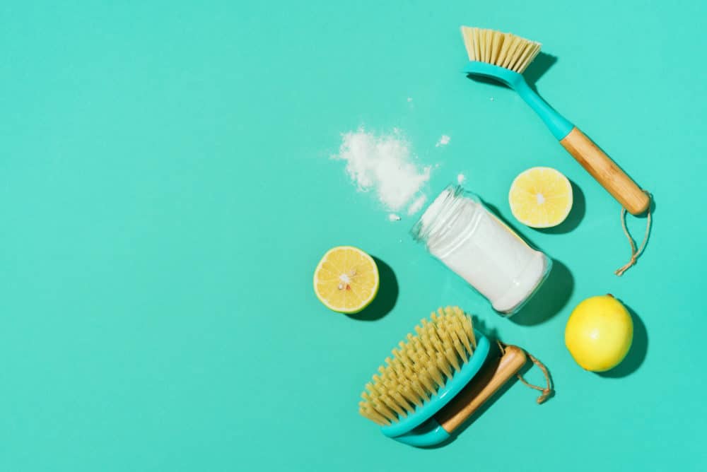 Bicarbonate de soude : le produit idéal pour le nettoyage des sols – MERCI+